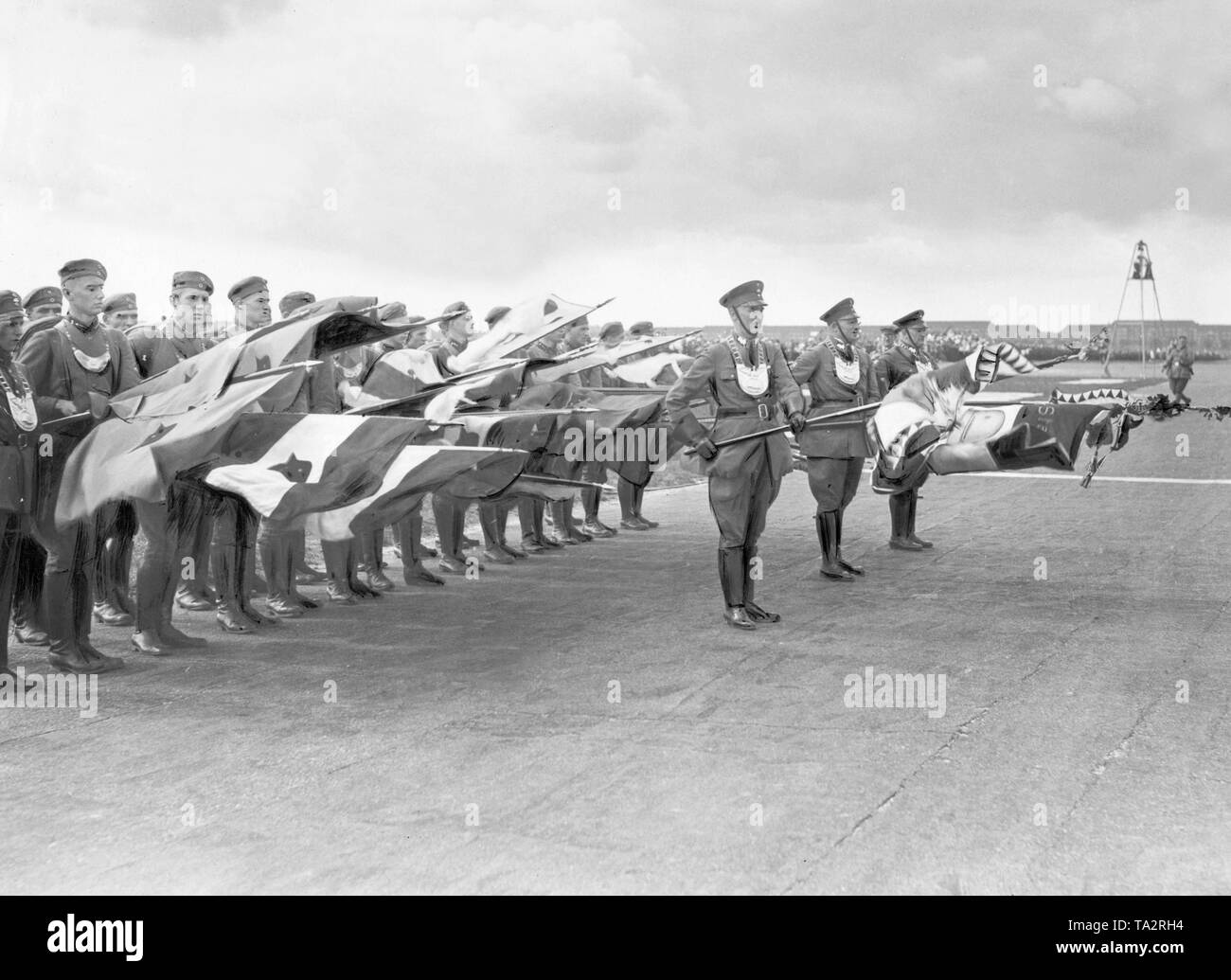 Frontline heroes Black and White Stock Photos & Images - Alamy