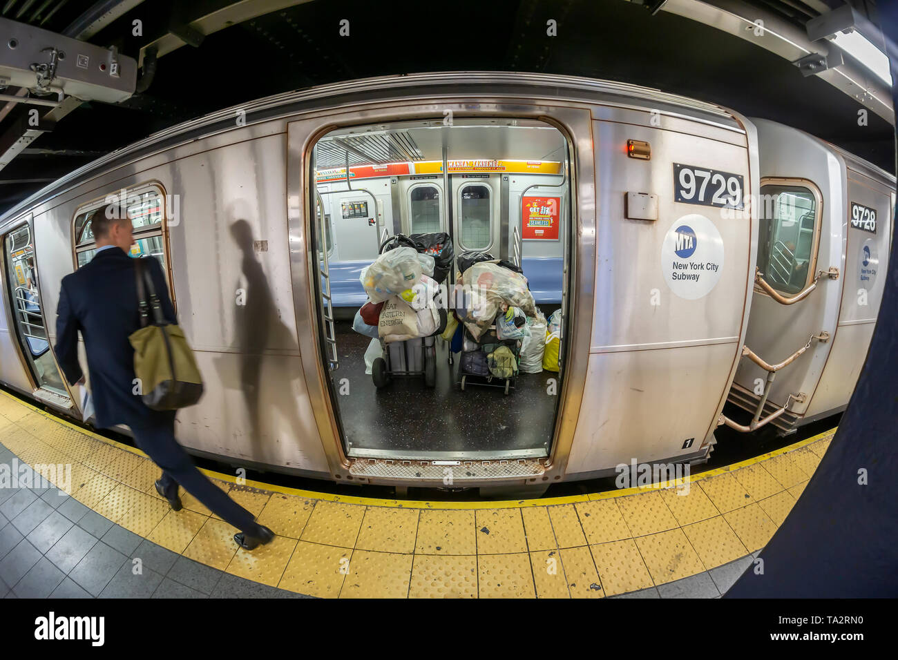 Homeless person belongings hi-res stock photography and images - Alamy