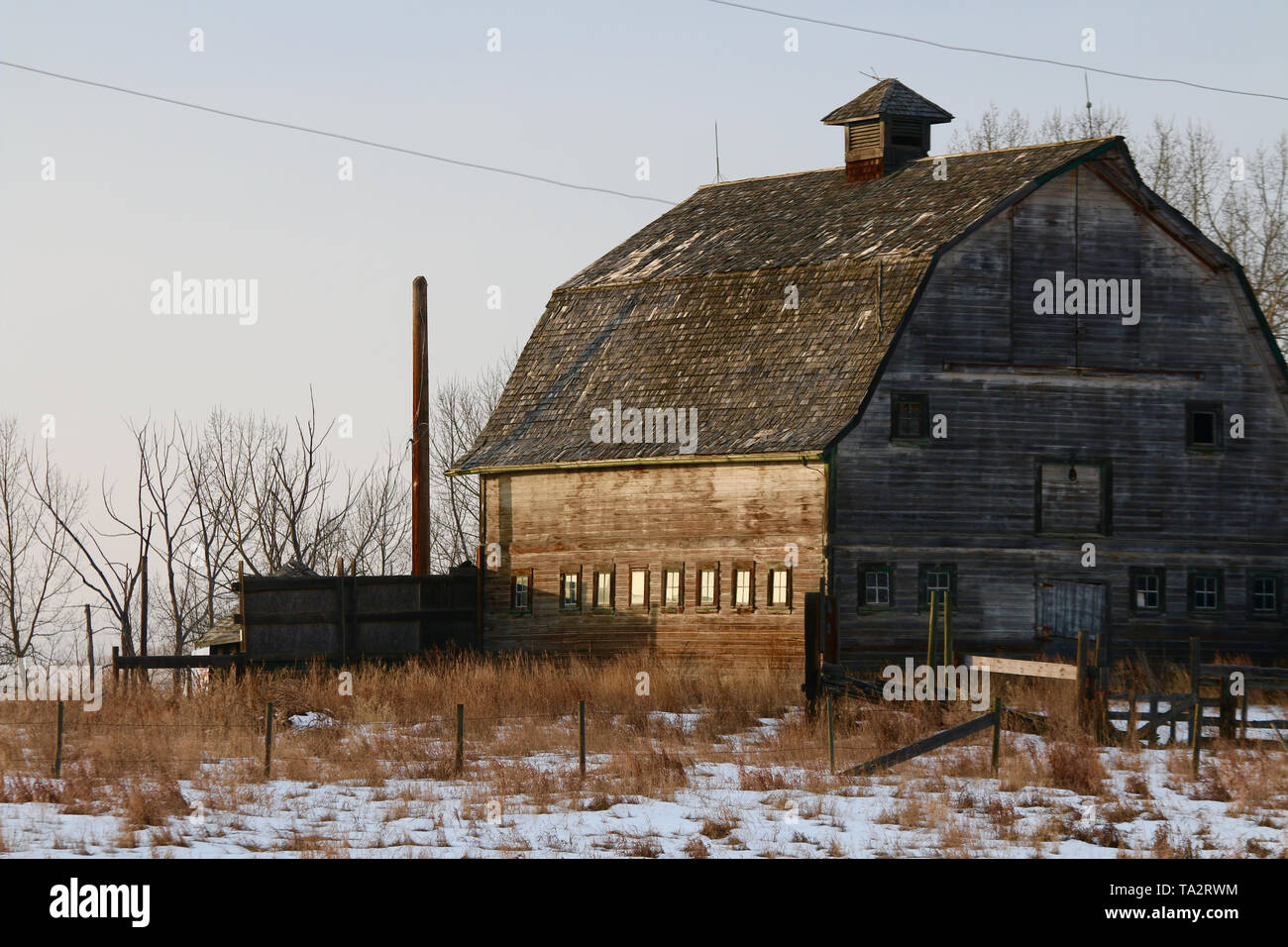 Old oil rigs hi-res stock photography and images - Alamy