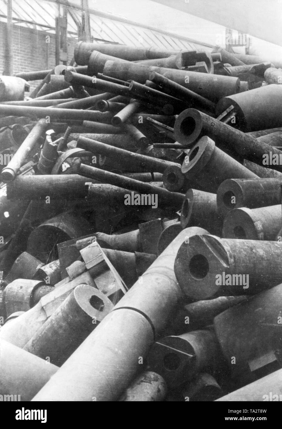 Germany had to destroy heavy weapons according to the Treaty of ...