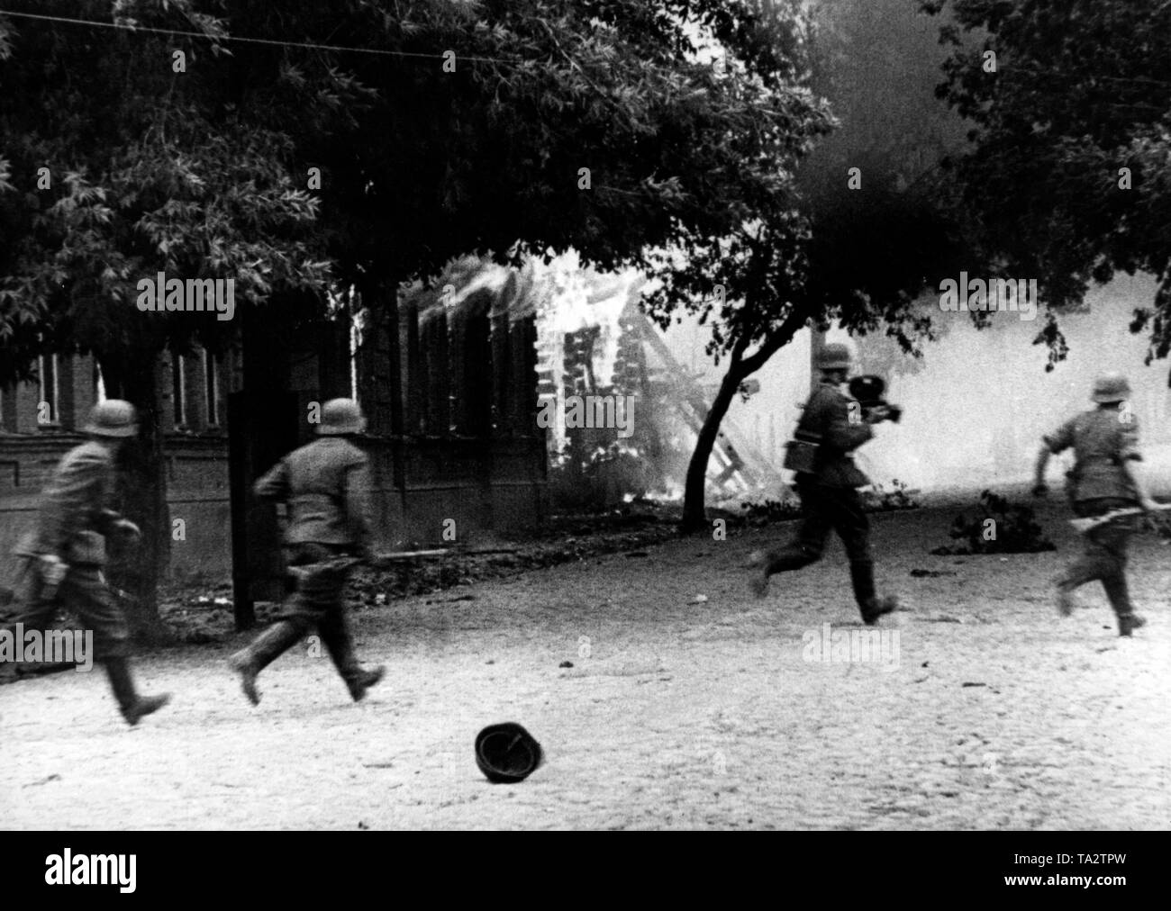 Propaganda filming hi-res stock photography and images - Alamy