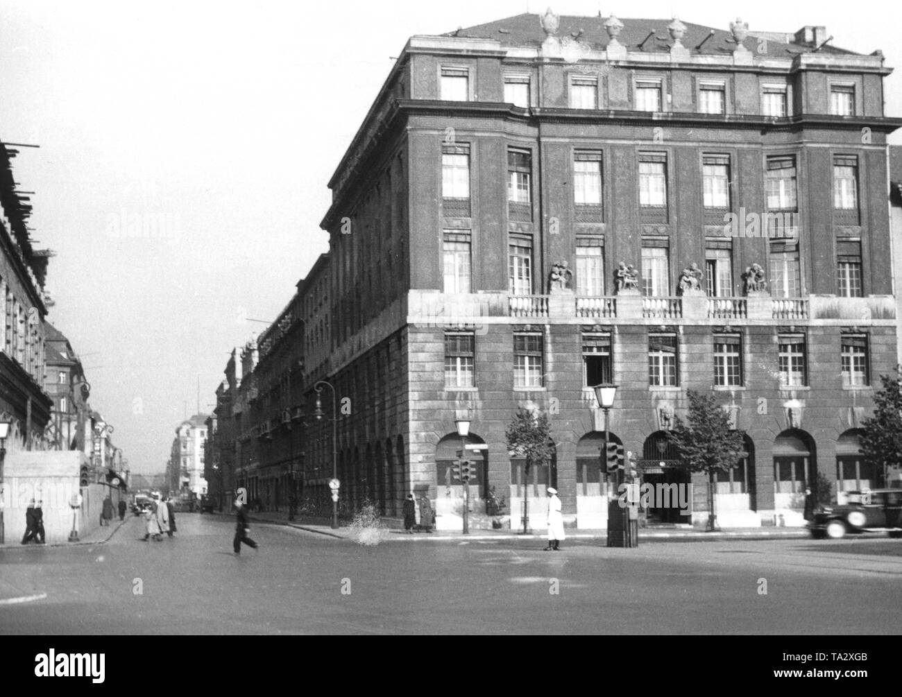 Building on the Wilhelmstrasse, corner Unter den Linden near the ...