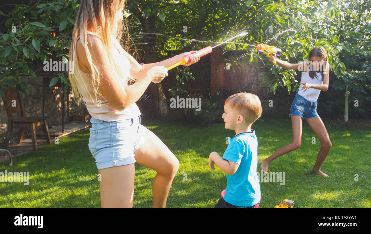 Fight wet yard young hi-res stock photography and images - Alamy