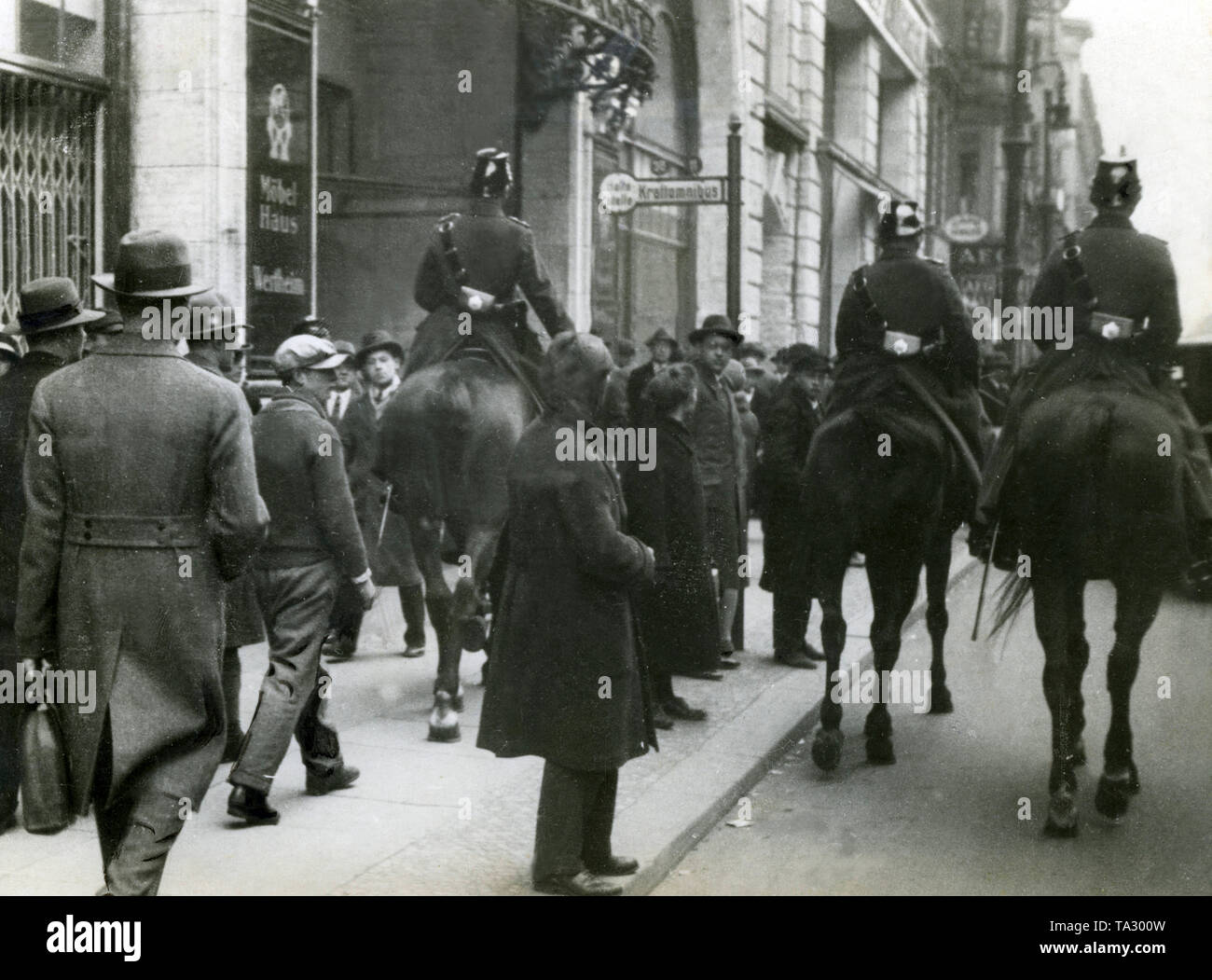 Berlin police 1920s hi-res stock photography and images - Alamy