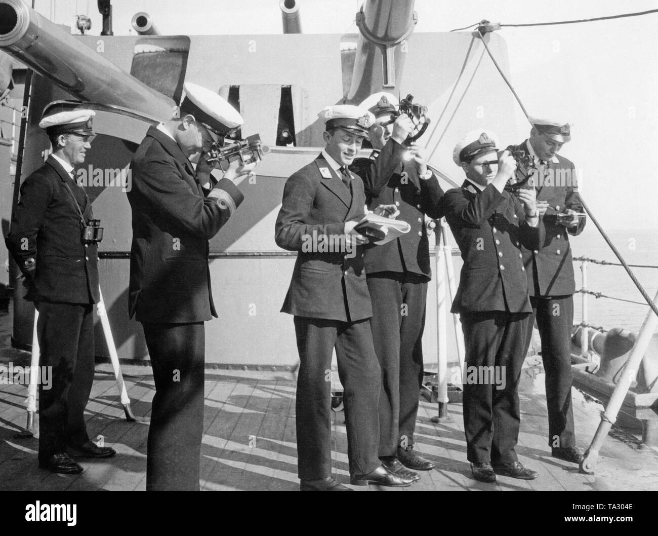 Hms nelson hi-res stock photography and images - Alamy