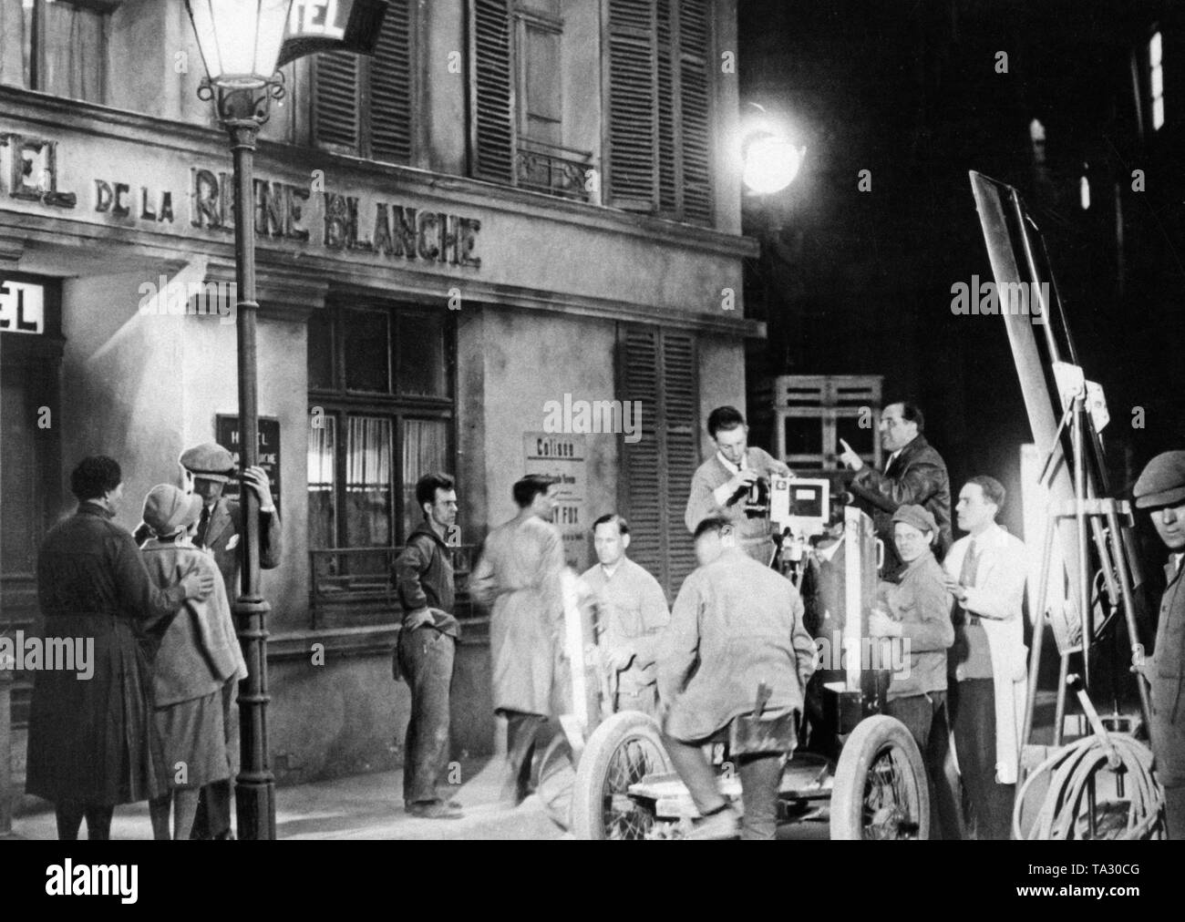 This recording shows the director Georg Wilhelm Pabst (right) during ...