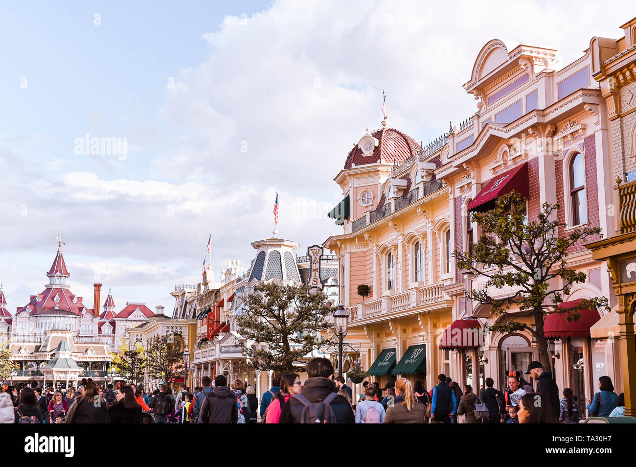 Disneyland street architecture urban hi-res stock photography and ...