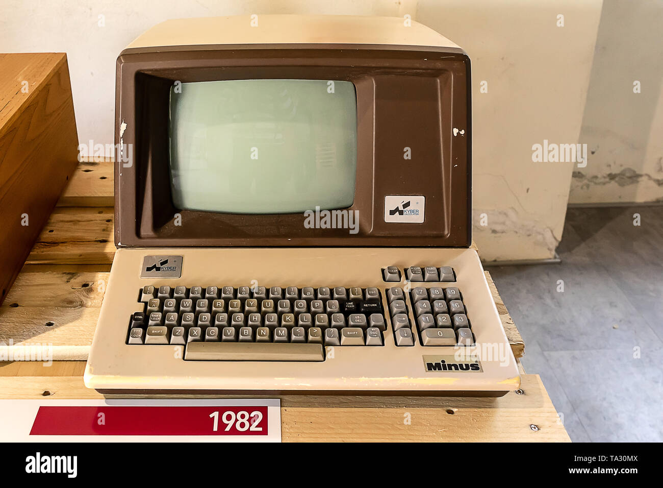 Calcolatori hi-res stock photography and images - Alamy