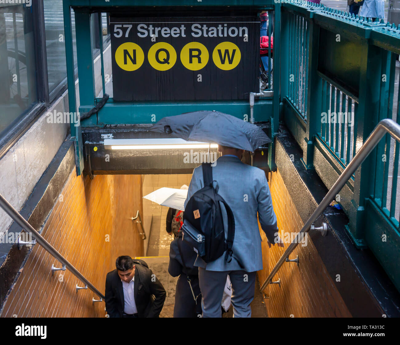 57th street station hi-res stock photography and images - Alamy