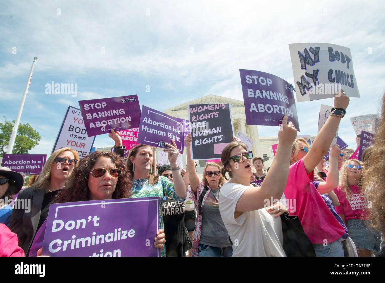 Washington, DC, 21 May 2019, USA: Pro choice supporters gather at the ...