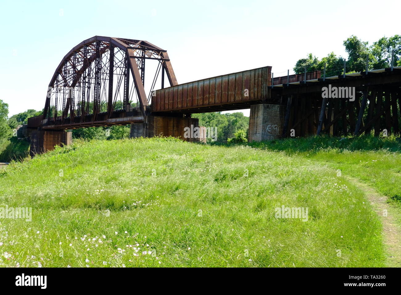 Wrought iron bridge hi-res stock photography and images - Alamy