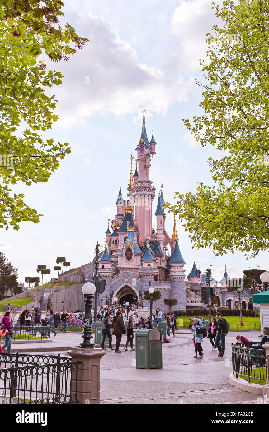 Princess Castle at Disneyland Amusement Park. Fun for the whole family ...