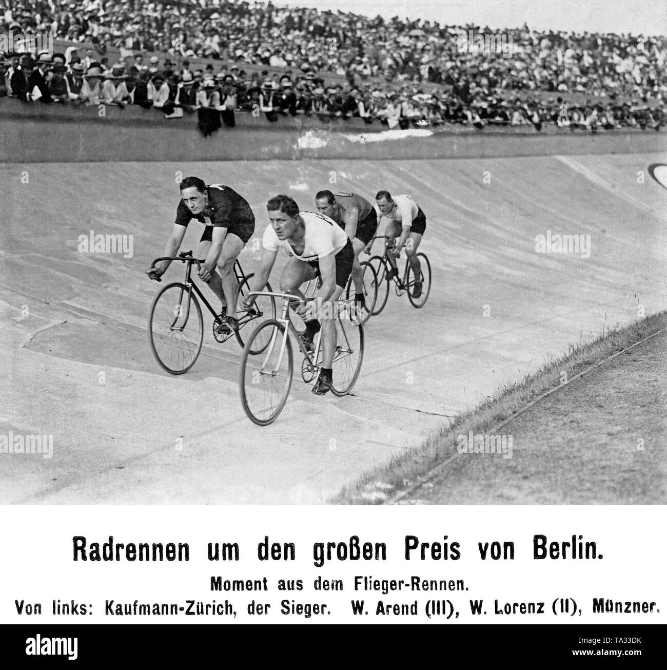 Berlin racecourse hi-res stock photography and images - Alamy