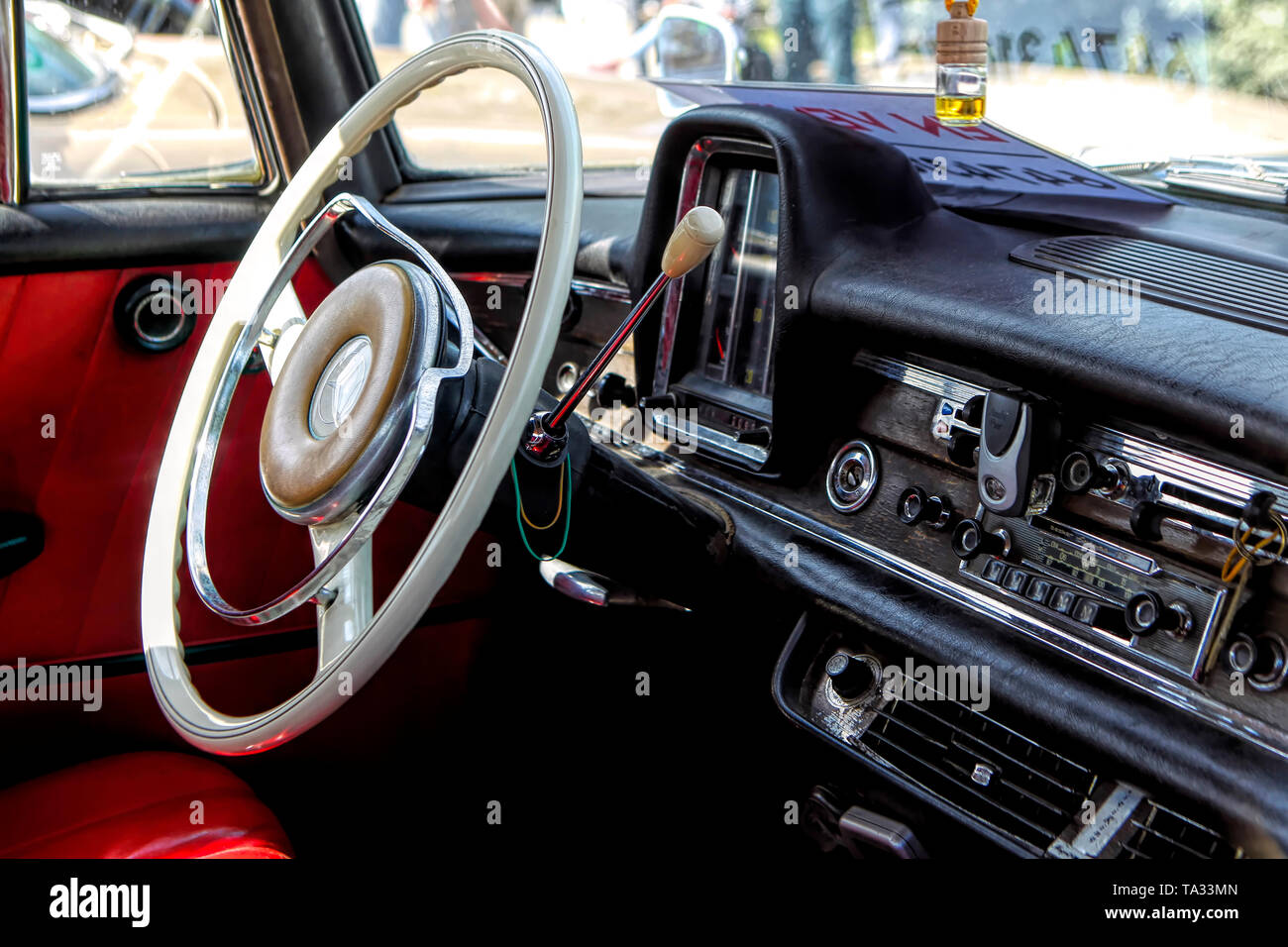 Interior dashboard classic mercedes car hi-res stock photography and ...
