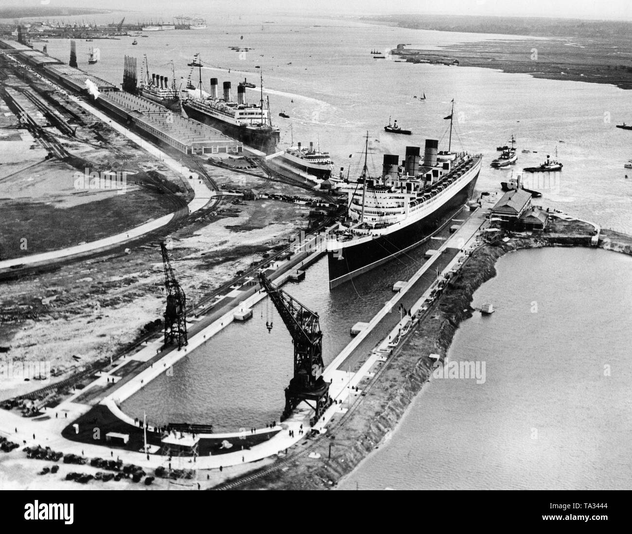 Rms queen mary ship hi-res stock photography and images - Alamy