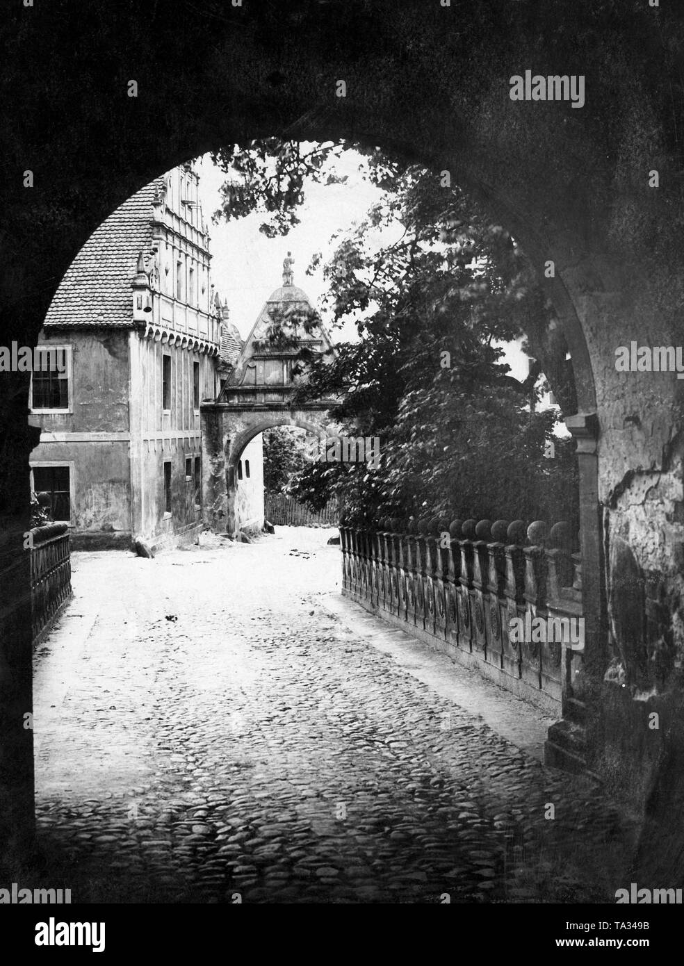 Historic castle gate in Black and White Stock Photos & Images - Alamy
