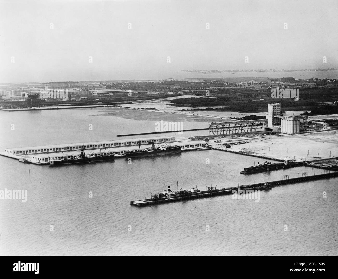 Port facility view Black and White Stock Photos & Images - Alamy
