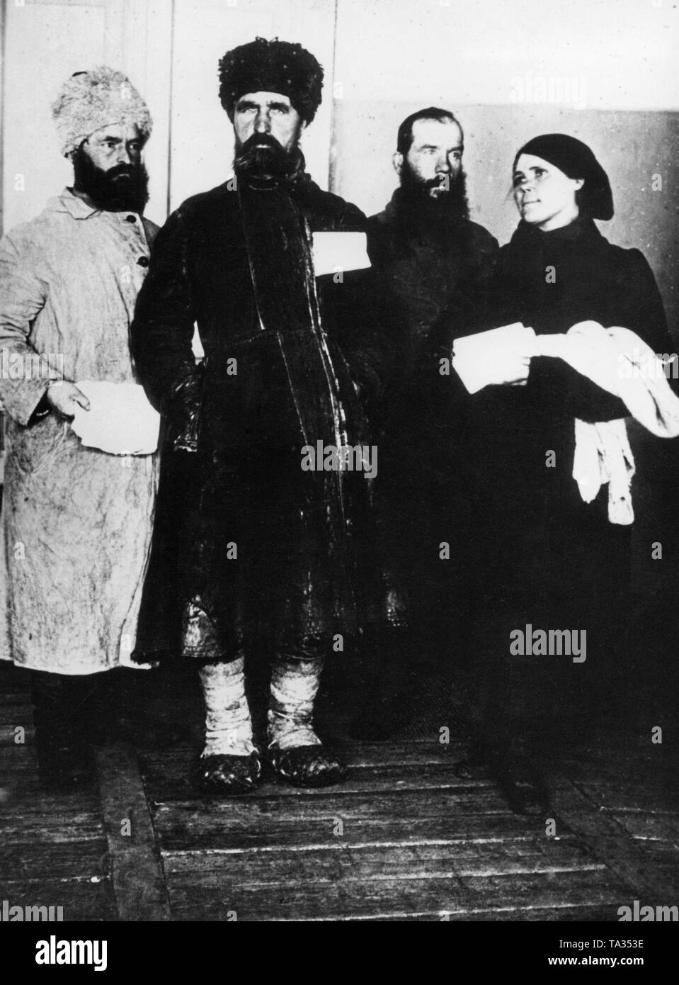 Soviet peasants voting hi-res stock photography and images - Alamy