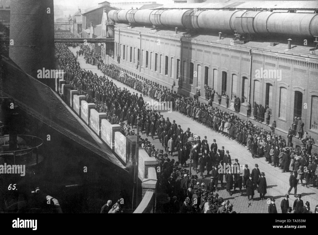 1920s funeral hi-res stock photography and images - Alamy