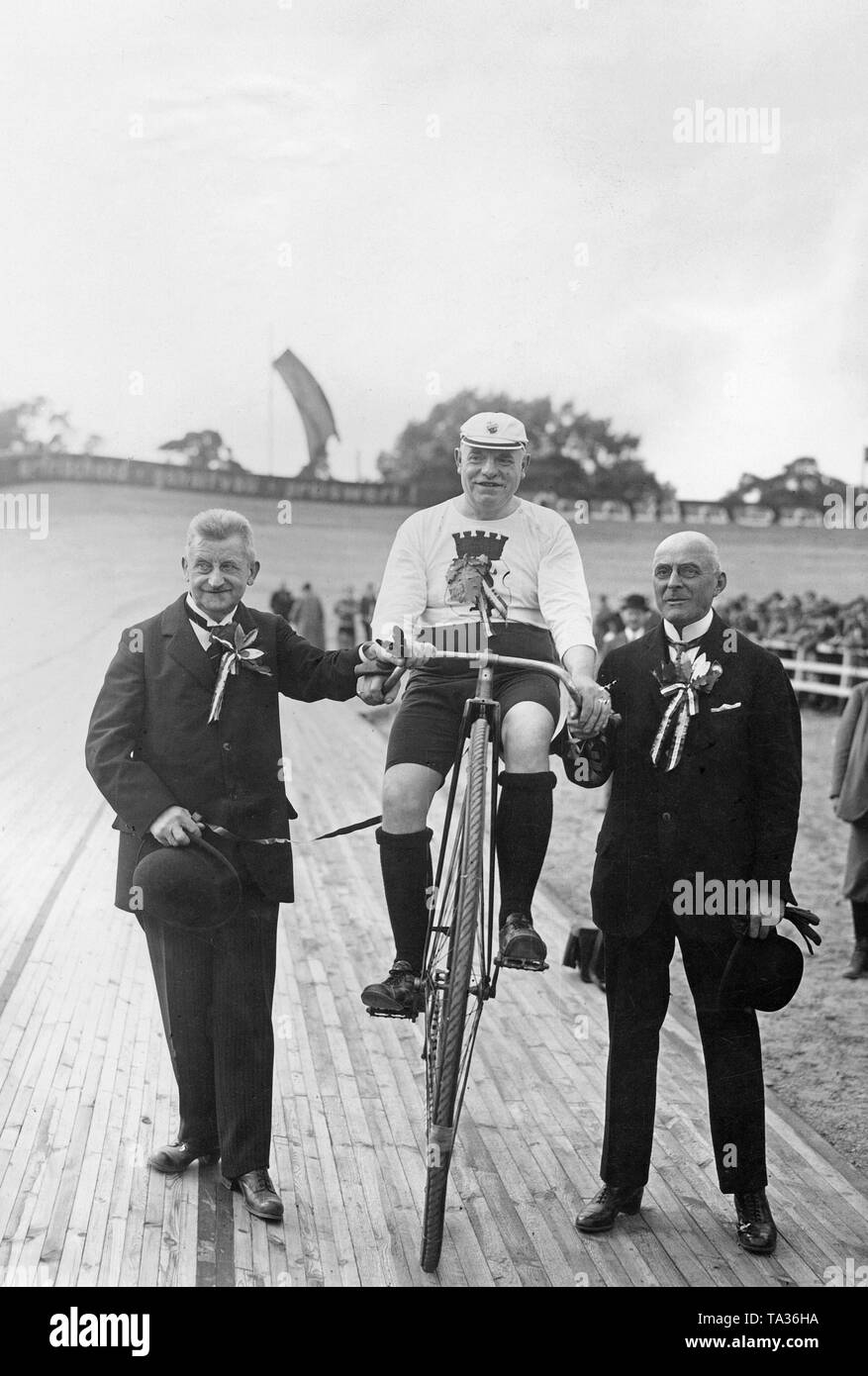 High wheels hi-res stock photography and images - Alamy