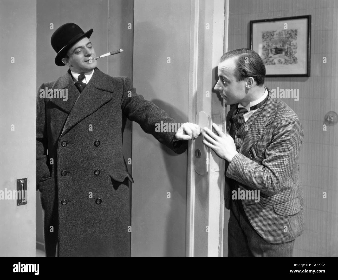 Smoking mens fashion hi-res stock photography and images - Alamy