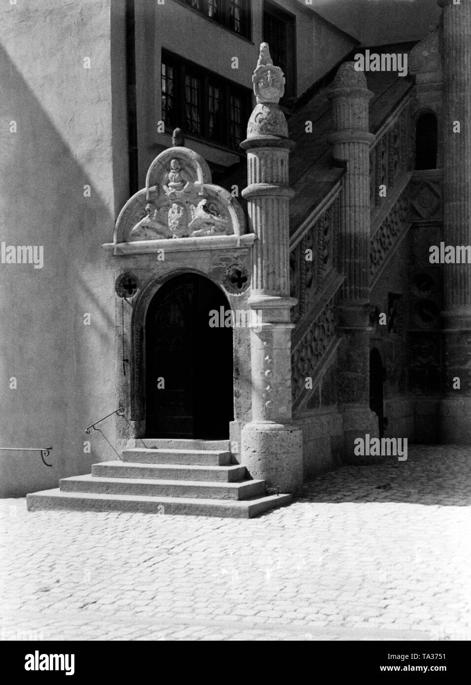 Town hall stairs hi-res stock photography and images - Alamy