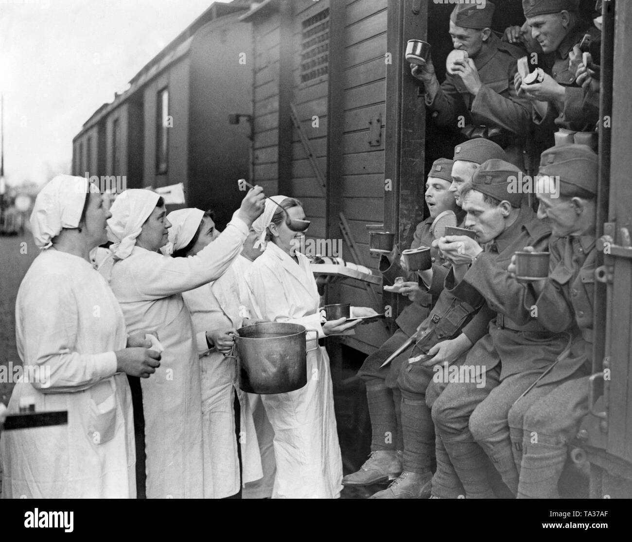Enemies army military soldiers hi-res stock photography and images - Alamy