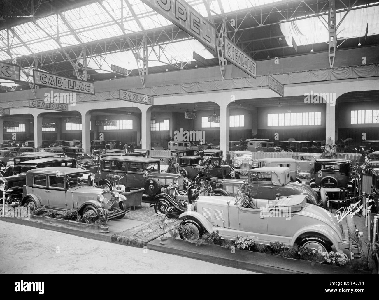 1929 cadillac car hi-res stock photography and images - Alamy