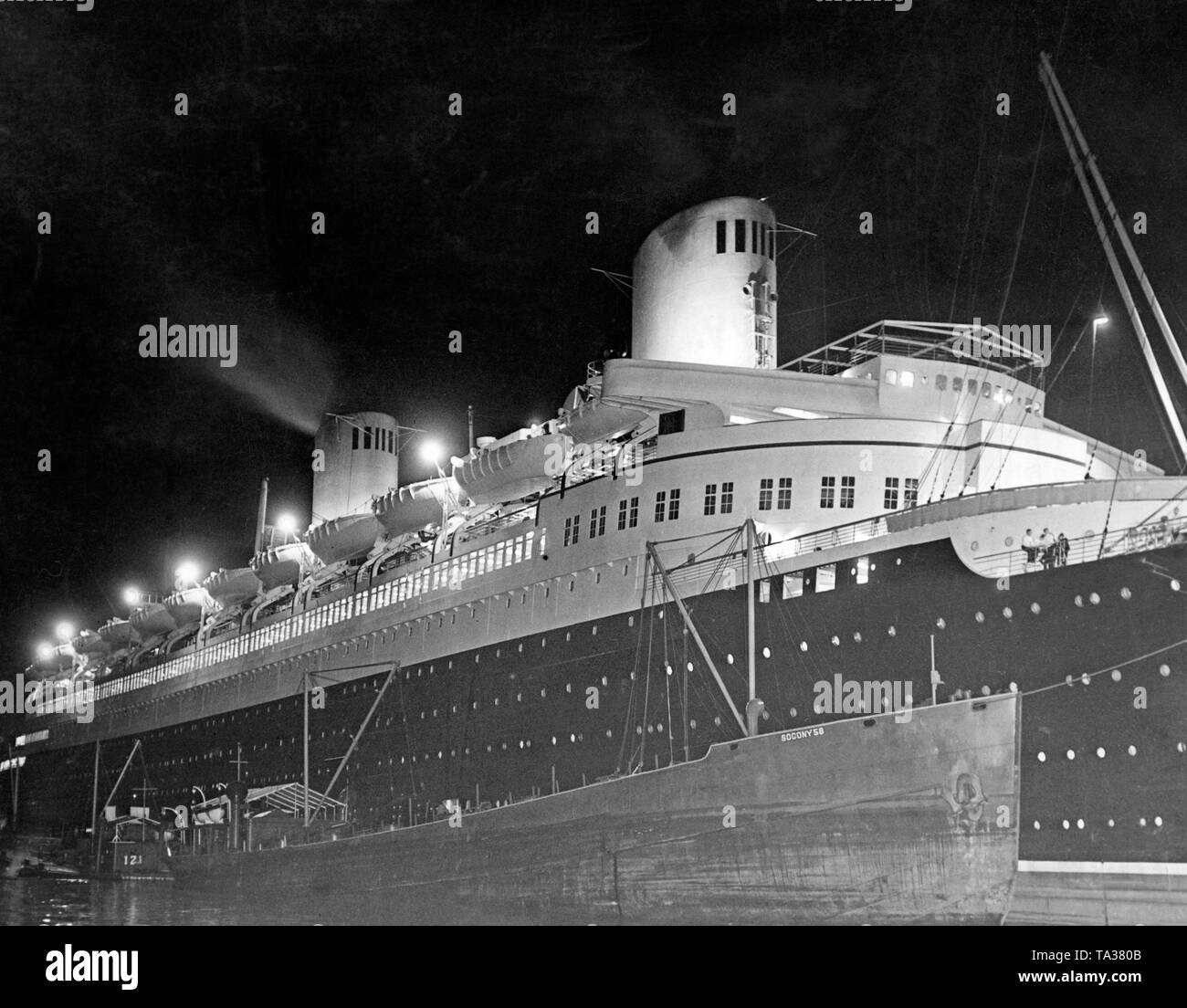 Bremen cruise liner hi-res stock photography and images - Alamy
