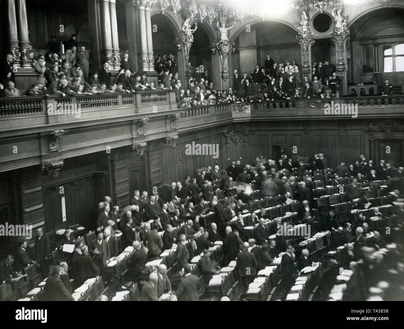 1920s setting hi-res stock photography and images - Alamy