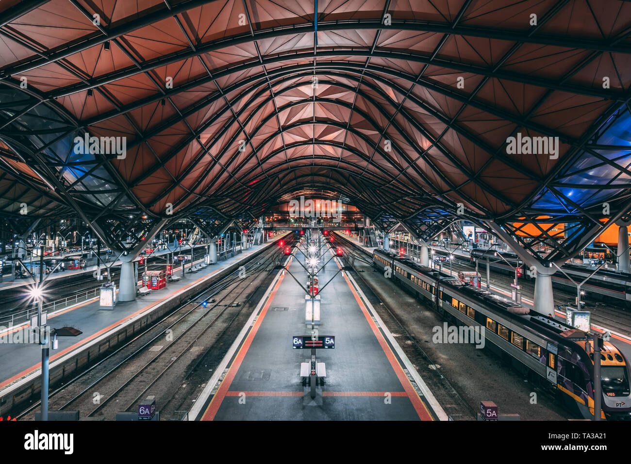 Southern Cross Train Station in the evening, Melbourne, Australia Stock ...