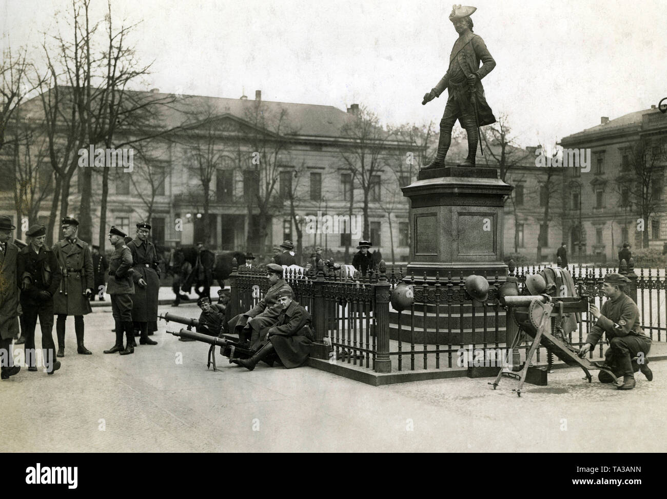 Government-loyal soldiers secure the government district during the ...