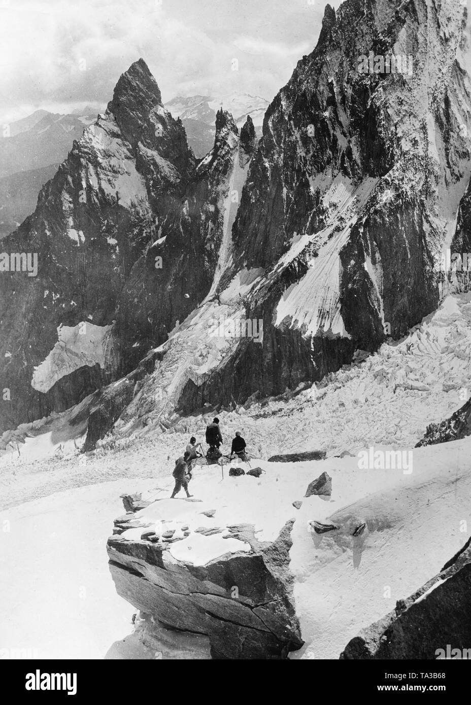 Climber in the Alps at the Franco-Italian border Stock Photo - Alamy