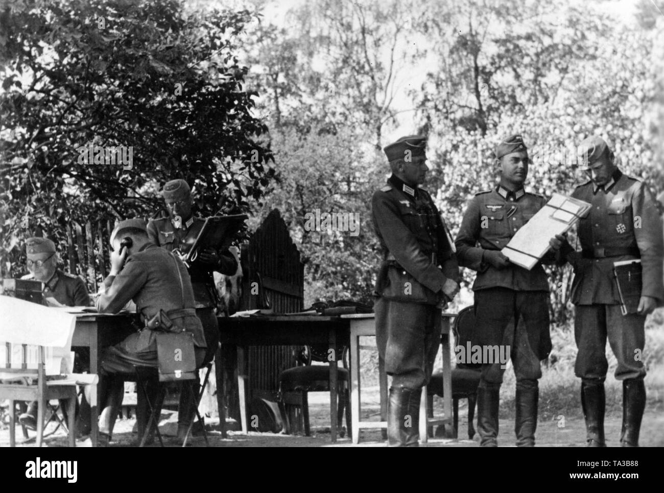 Advance command post hi-res stock photography and images - Alamy