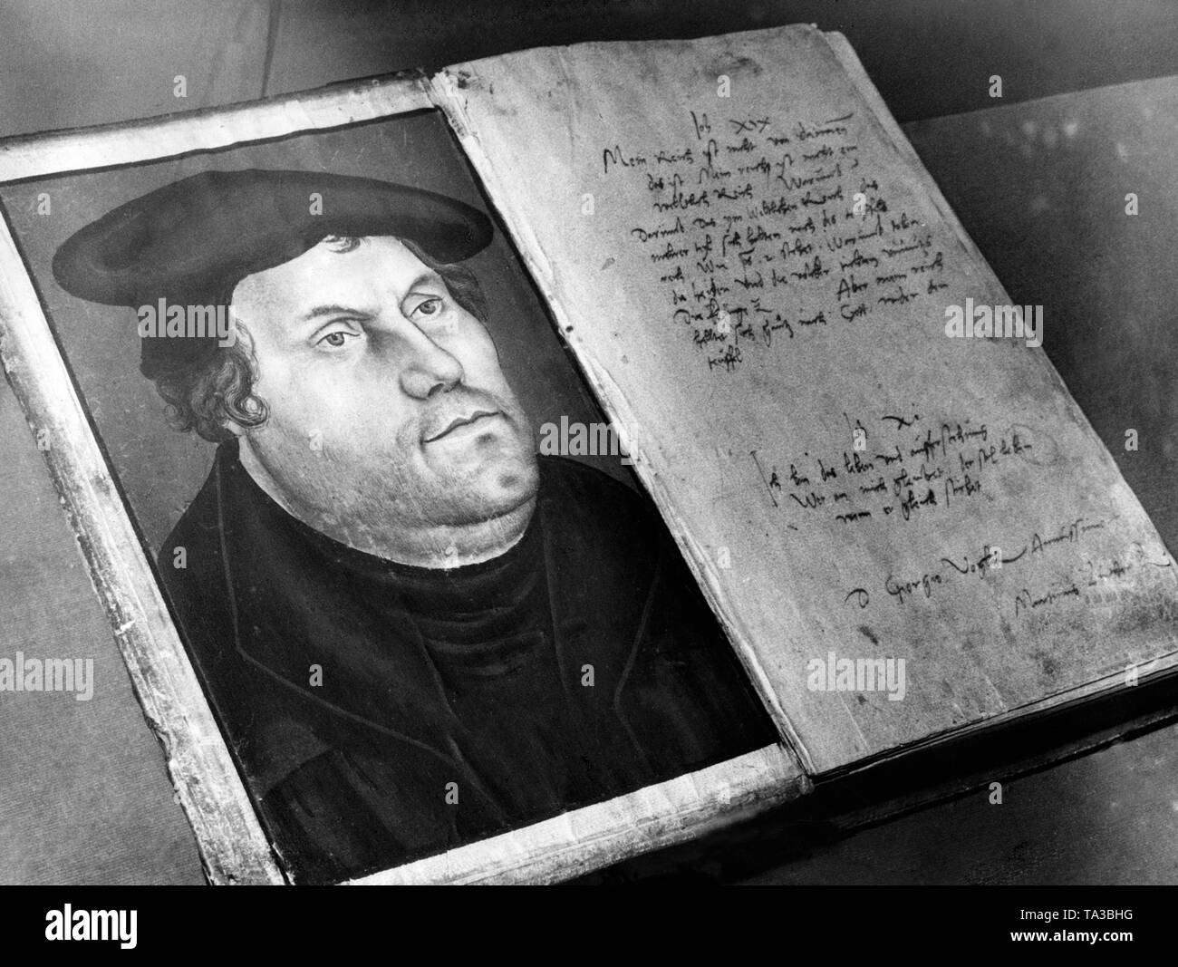 Martin luthers portrait hi-res stock photography and images - Alamy