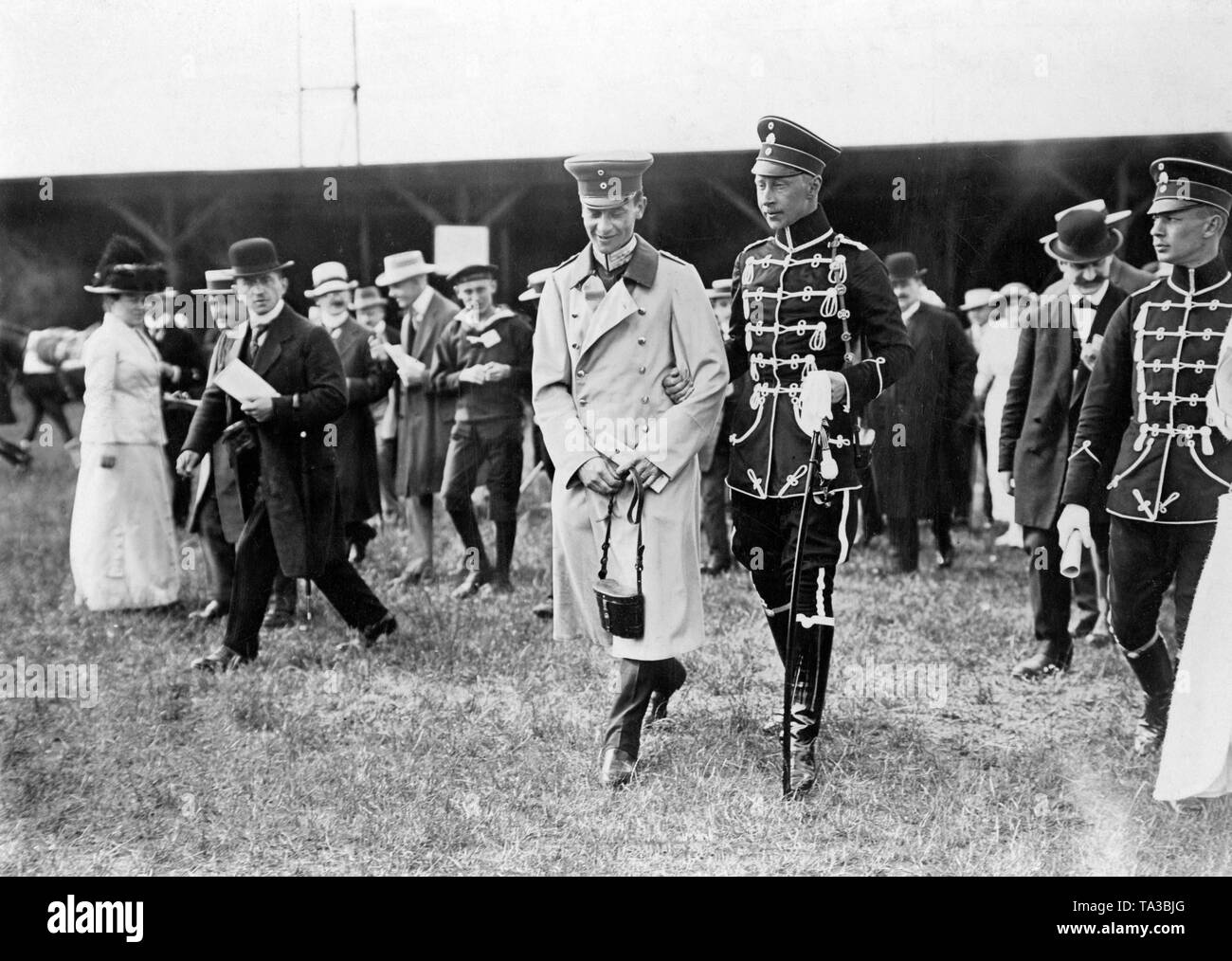 Lieutenant von Mitzlaff (left) together with Crown Prince Wilhelm ...