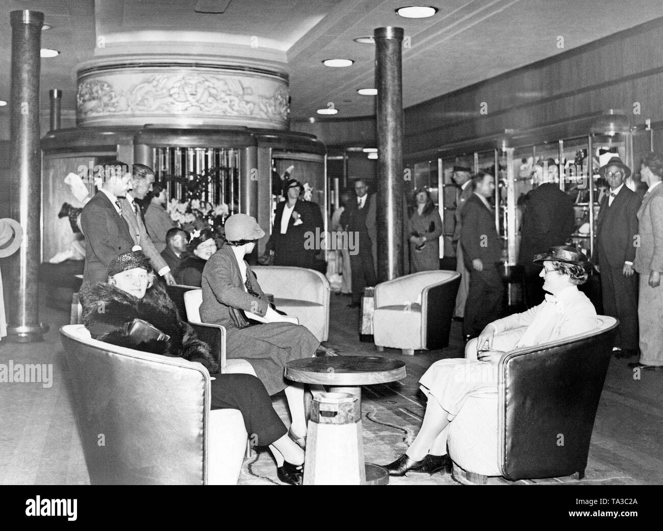 Social department store Black and White Stock Photos & Images - Alamy