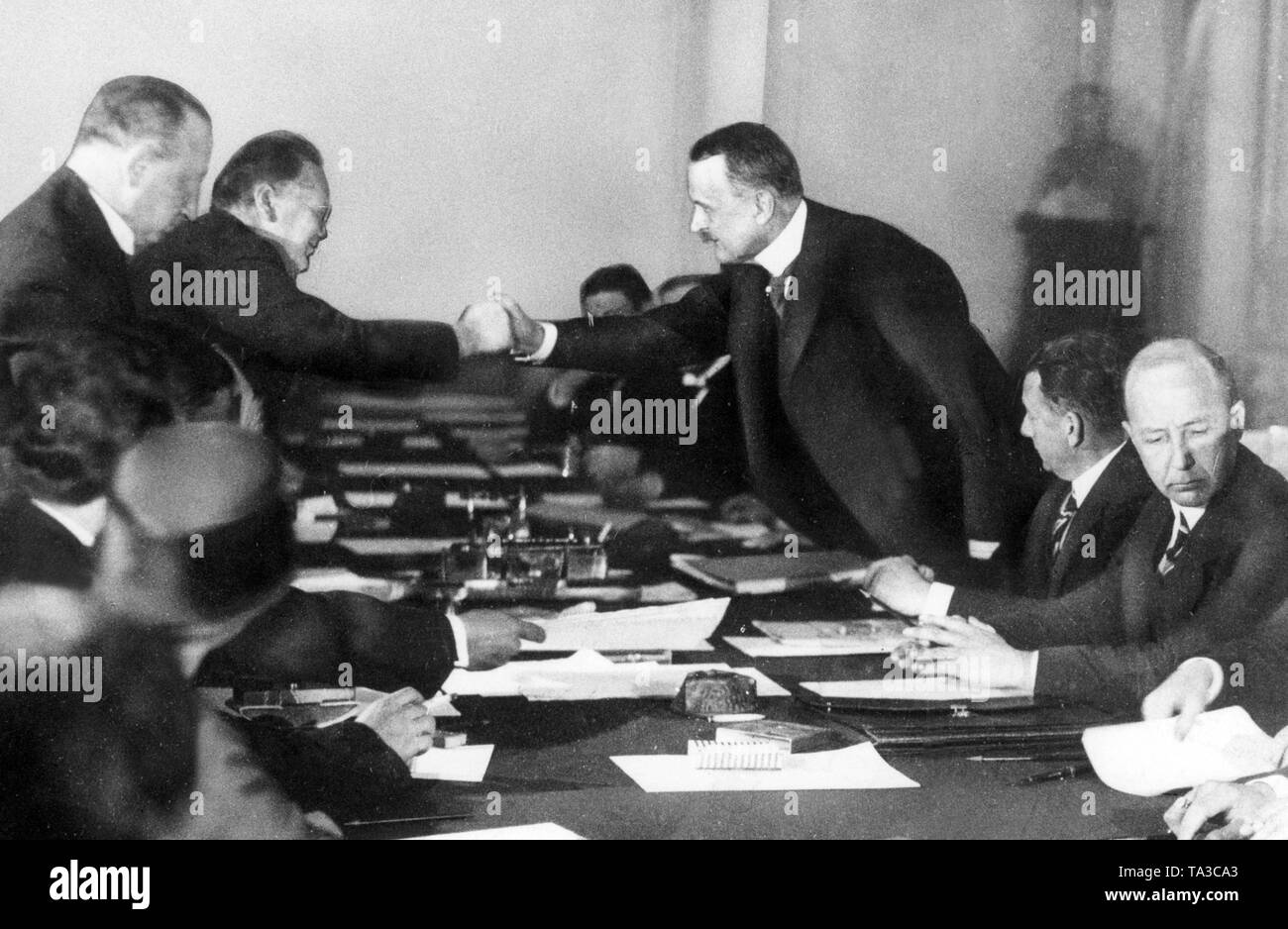 Count von brockdorff rantzau hi-res stock photography and images - Alamy