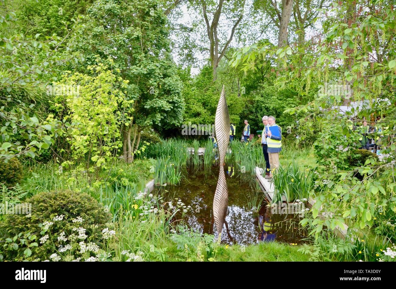 the savills and david harber garden at the 2019 rhs chelsea flower show ...