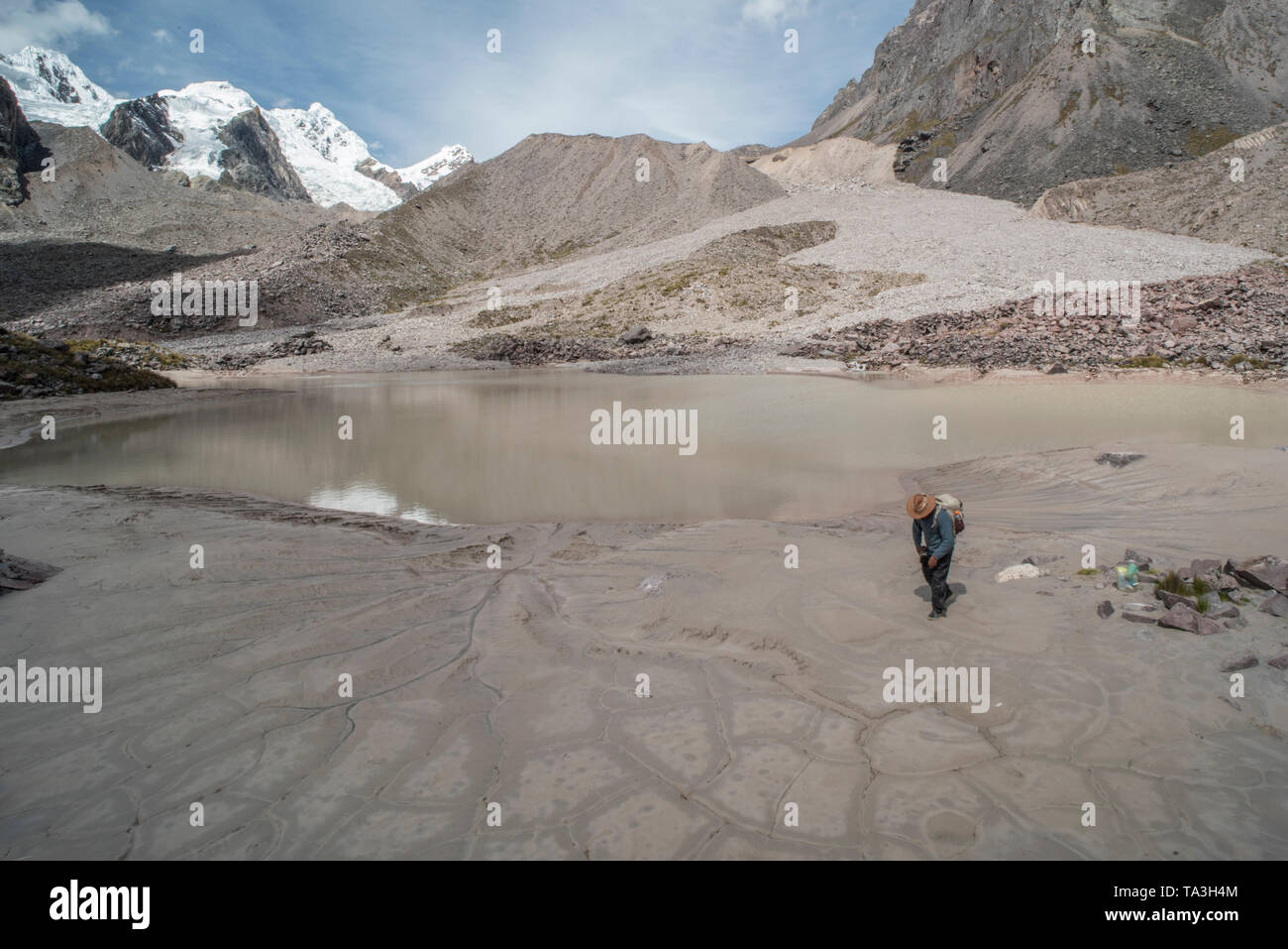 Lone quechua man hi-res stock photography and images - Alamy