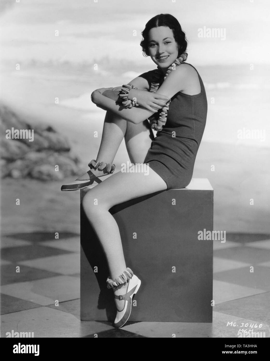 MAUREEN O'SULLIVAN 1933 Pin-Up Publicity Pose Metro Goldwyn Mayer Stock Photo - Alamy