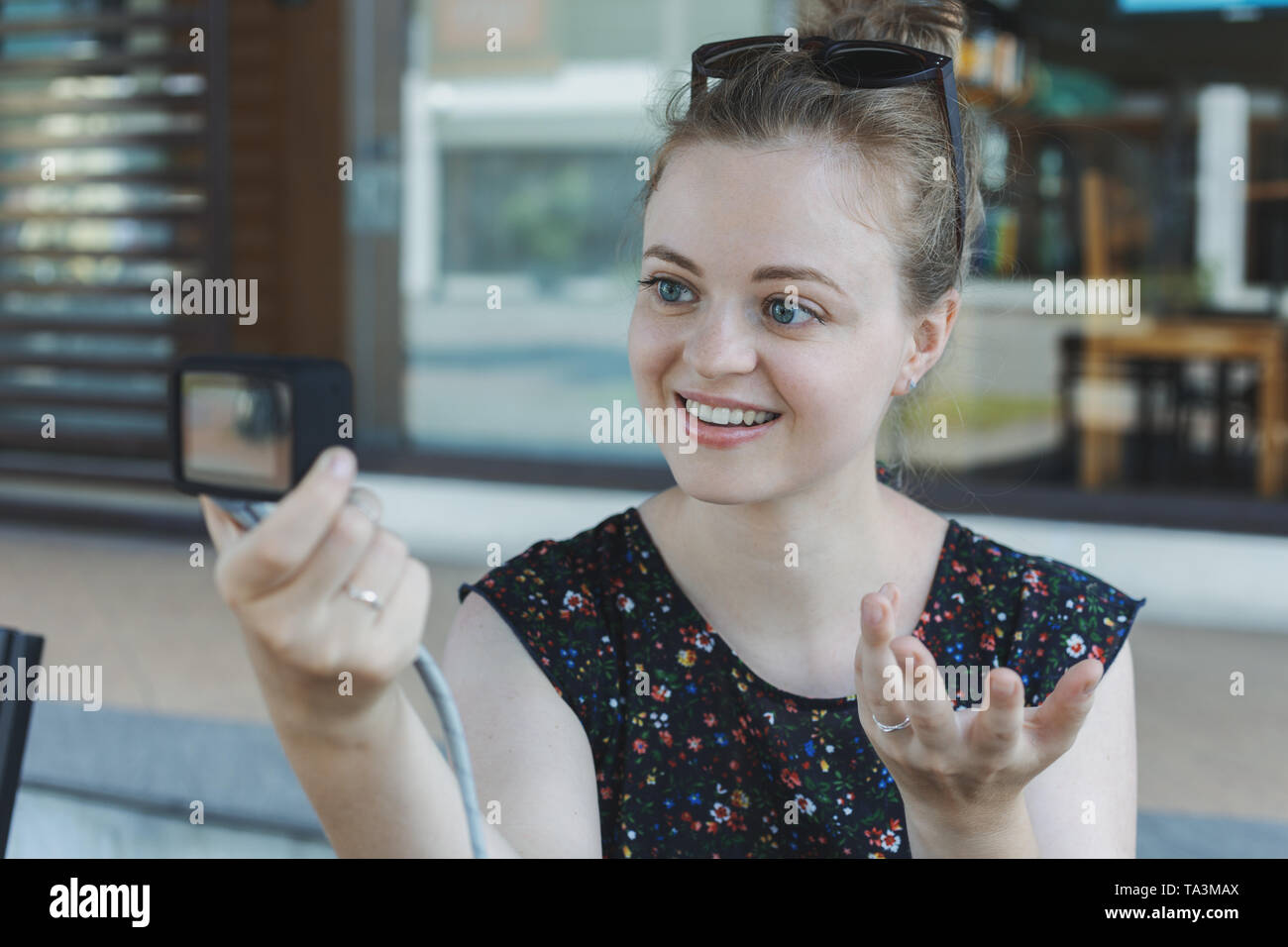 Small video camera interview hi-res stock photography and images - Alamy