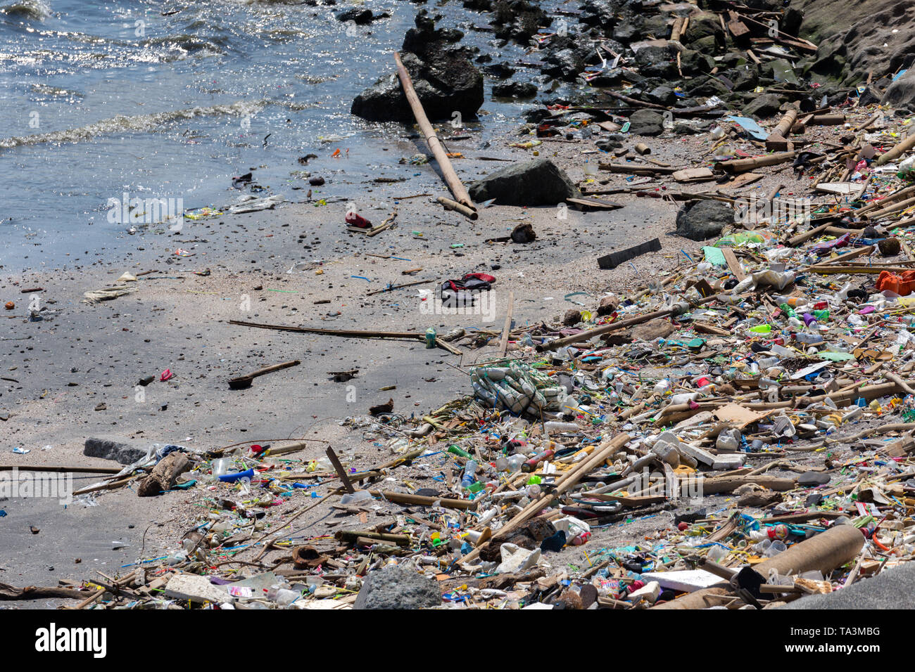 Ocean plastic pollution in Manila Bay shore, Philippines Stock Photo ...