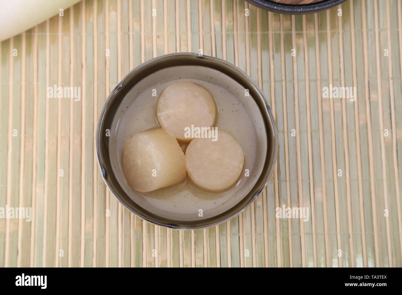 Daikon-oroshi (Grated Japanese radish Stock Photo - Alamy