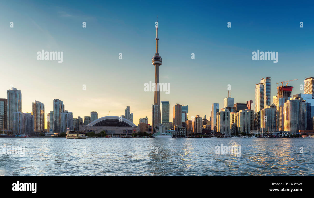 Toronto City skyline at sunset - Toronto, Ontario, Canada Stock Photo ...