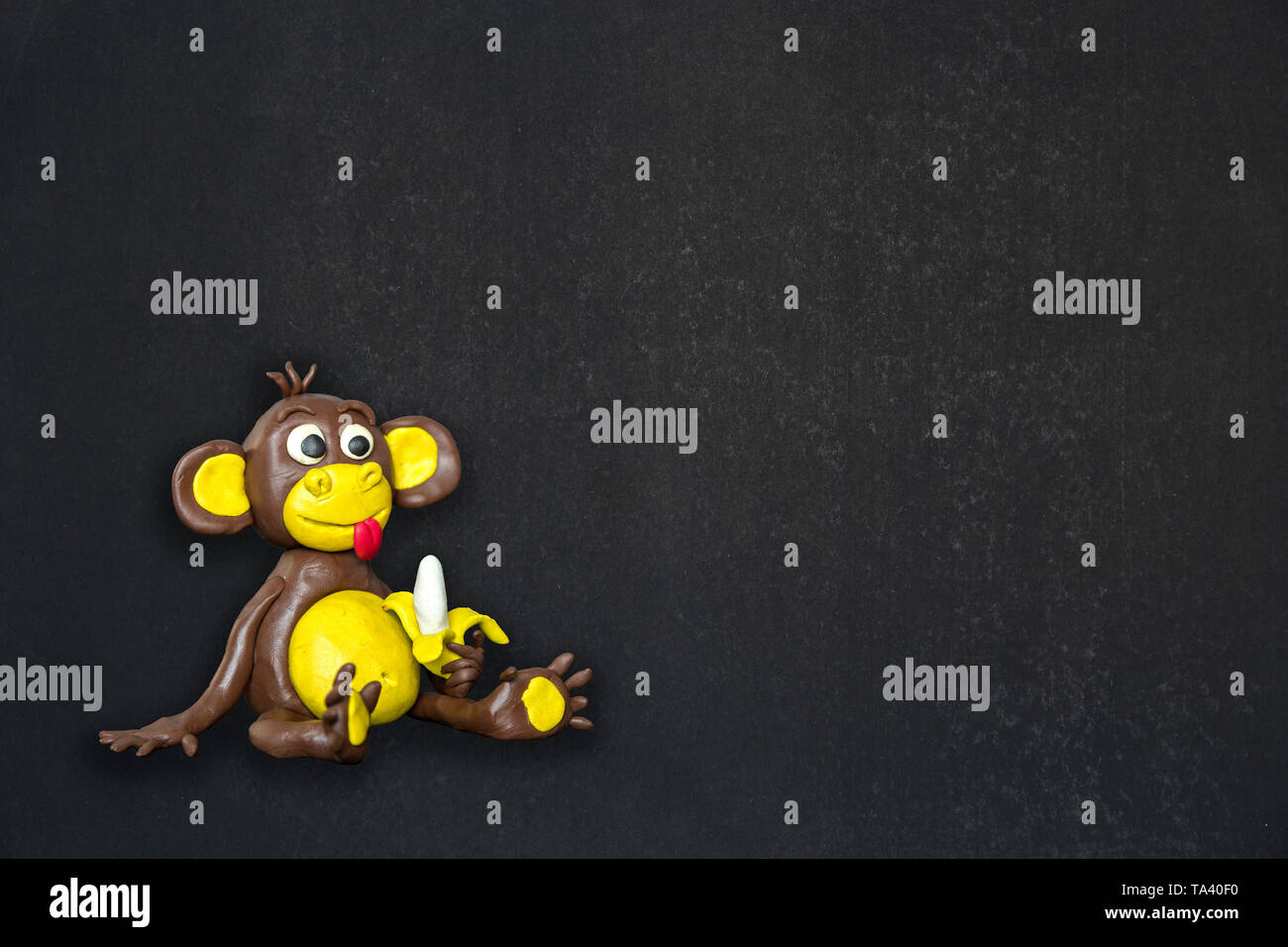Cute monkey cartoon eating banana hi-res stock photography and images ...