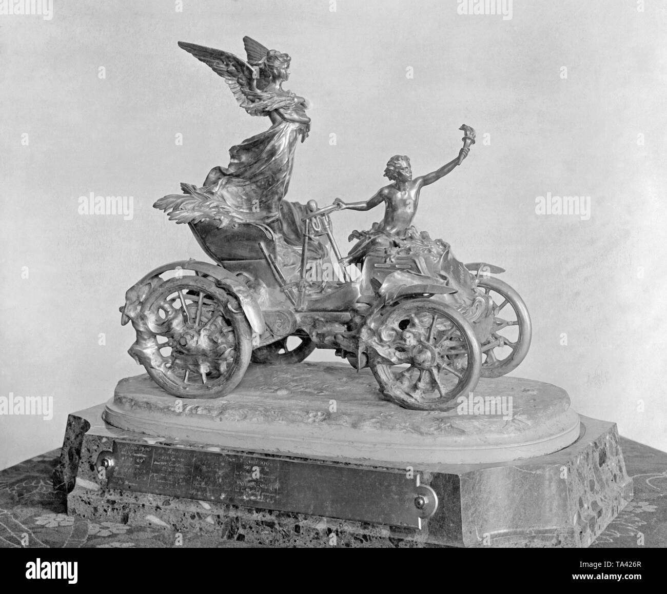 Gordon bennett trophy hi-res stock photography and images - Alamy