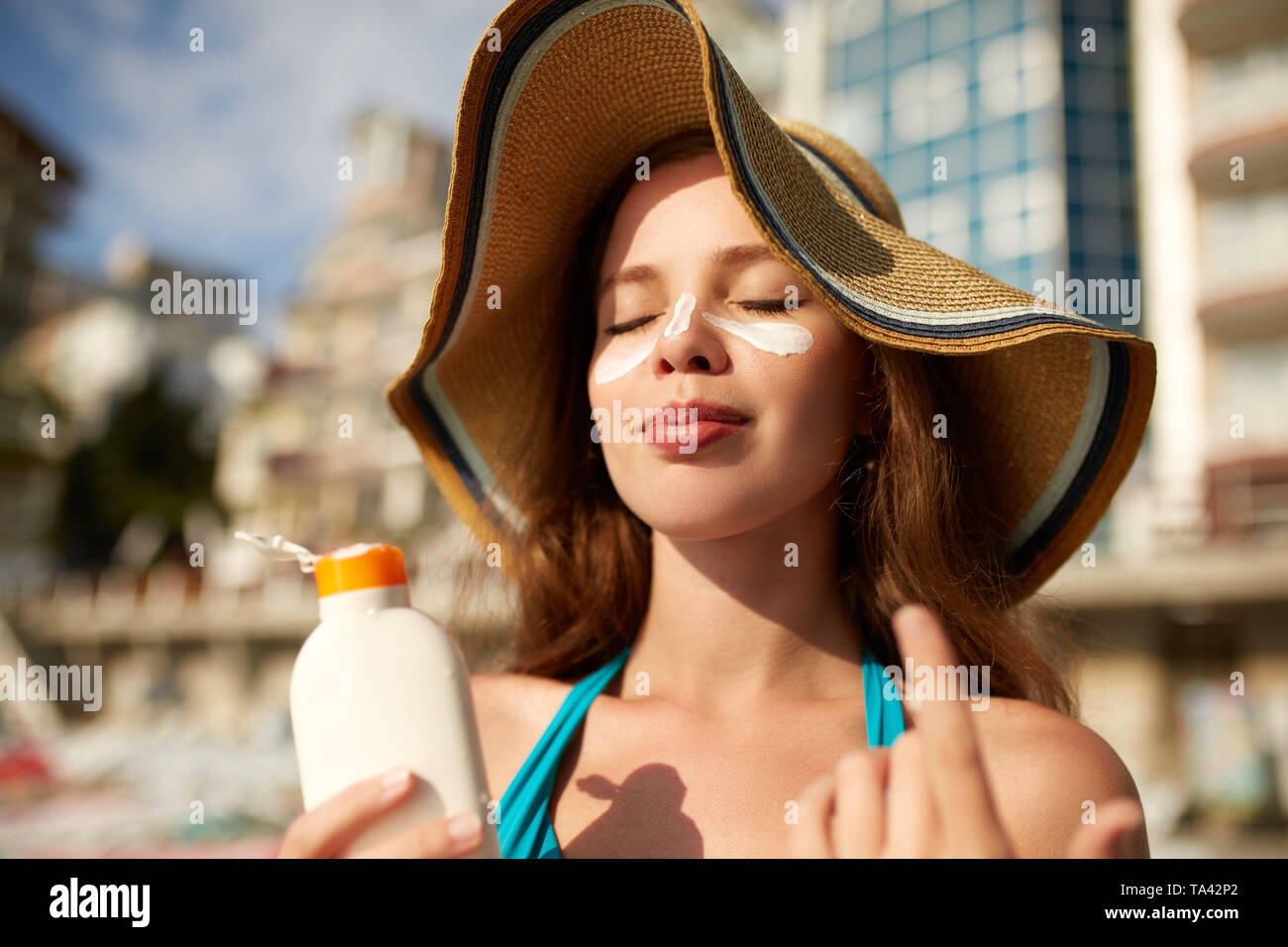 Young woman with solar hat hi-res stock photography and images - Alamy