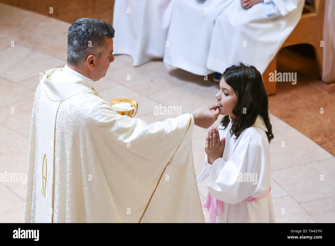 Holy communion hi-res stock photography and images - Alamy
