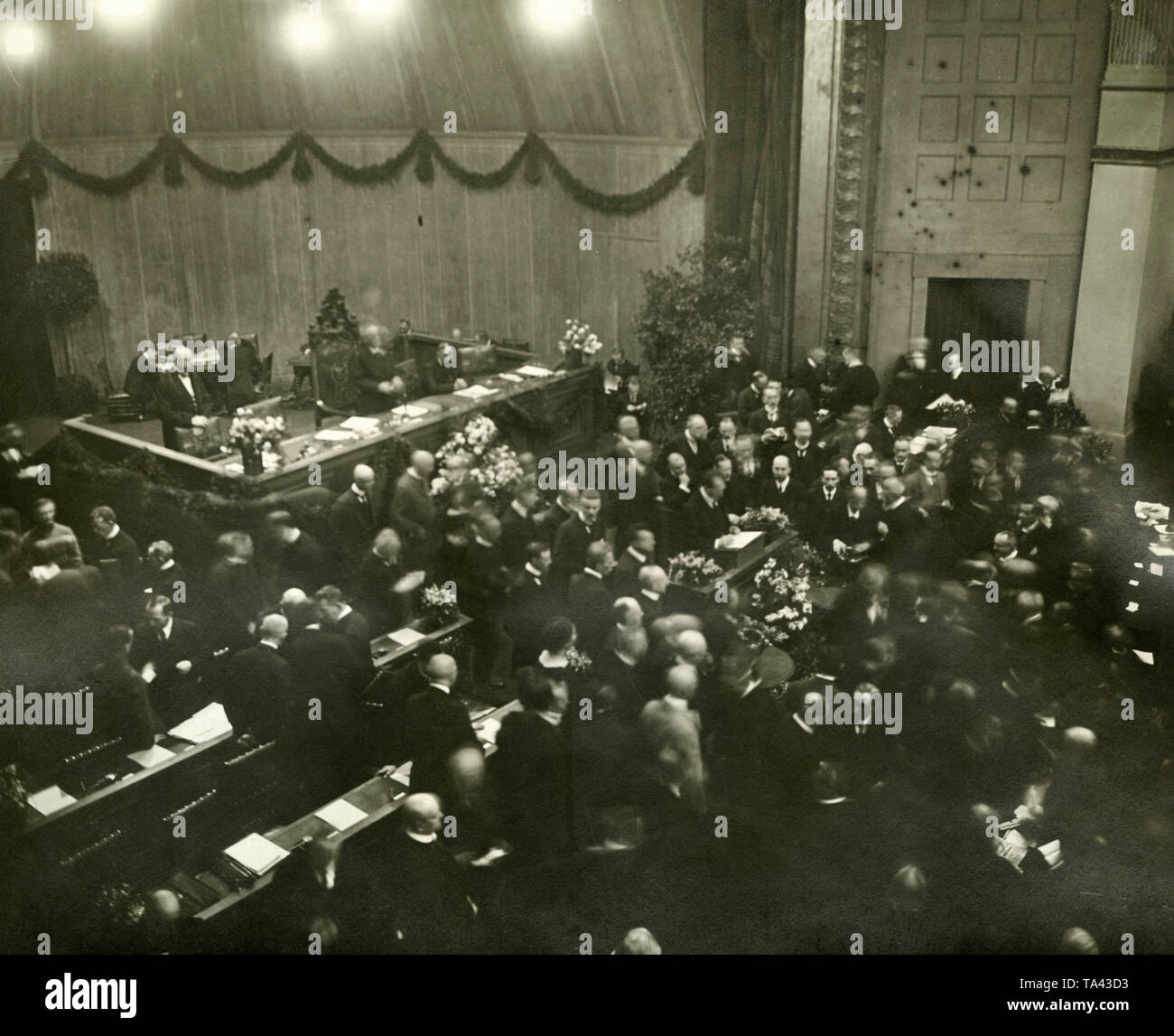 Constituent assembly meeting hi-res stock photography and images - Alamy